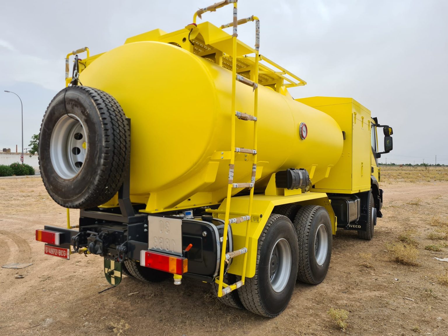 12K Fuel Bowser Truck – VMD Pte Ltd